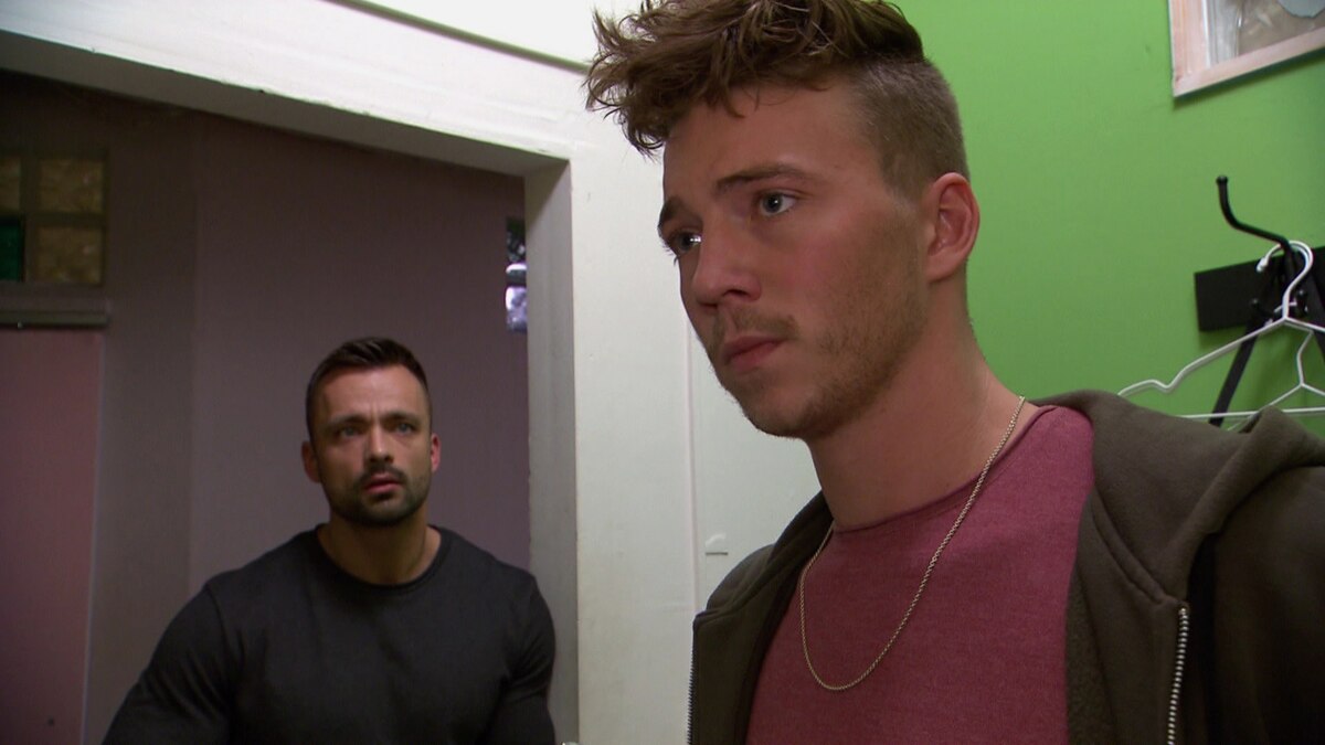 Nik und Kim wollen Mike nicht in der WG haben (Video) - Berlin - Tag ...