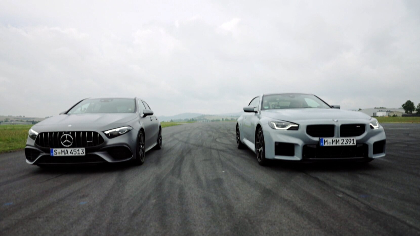 KI-Duell: BMW M2 vs. Mercedes-AMG A 45 S 4MATIC (Video) - GRIP - Das ...