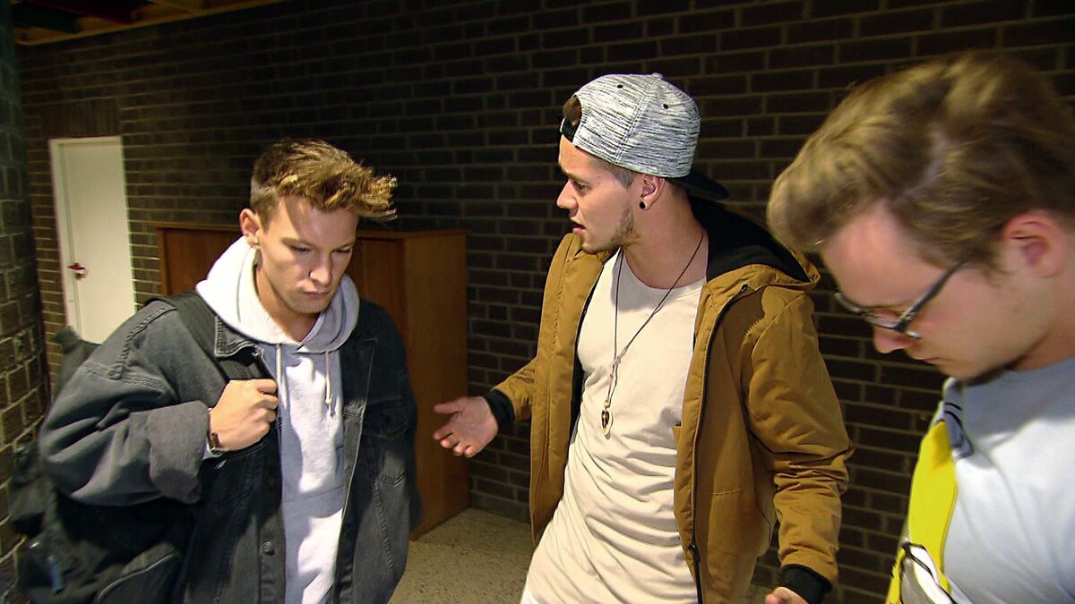 Lukas ist Vater? (Video) - Krass Schule - Die jungen Lehrer - RTLZWEI