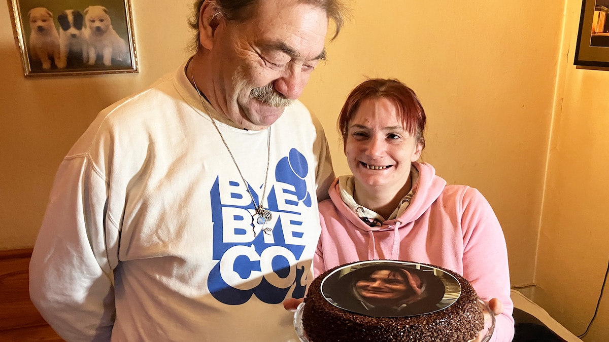 Carolas Geburtstag - Armes Deutschland - Stempeln oder abrackern? - RTLZWEI