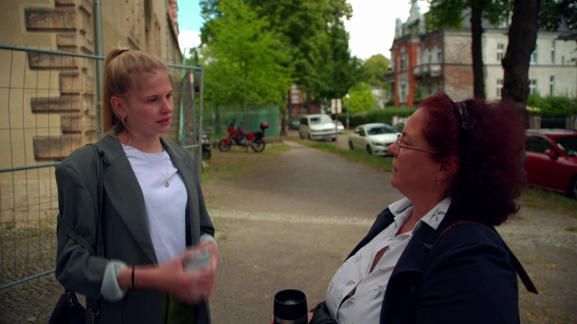 Toni fasst genug Mut um auszusagen (Video) - Berlin - Tag & Nacht - RTLZWEI