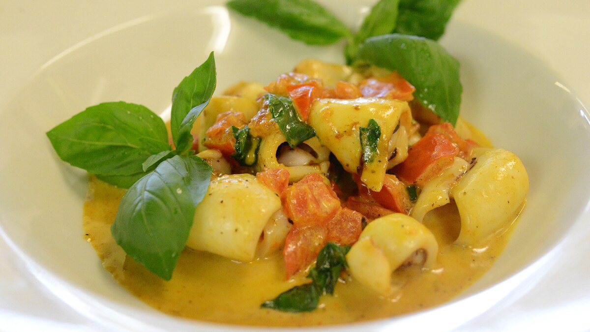 Gegrillte Calamaretti - Die Kochprofis - Einsatz am Herd - RTLZWEI