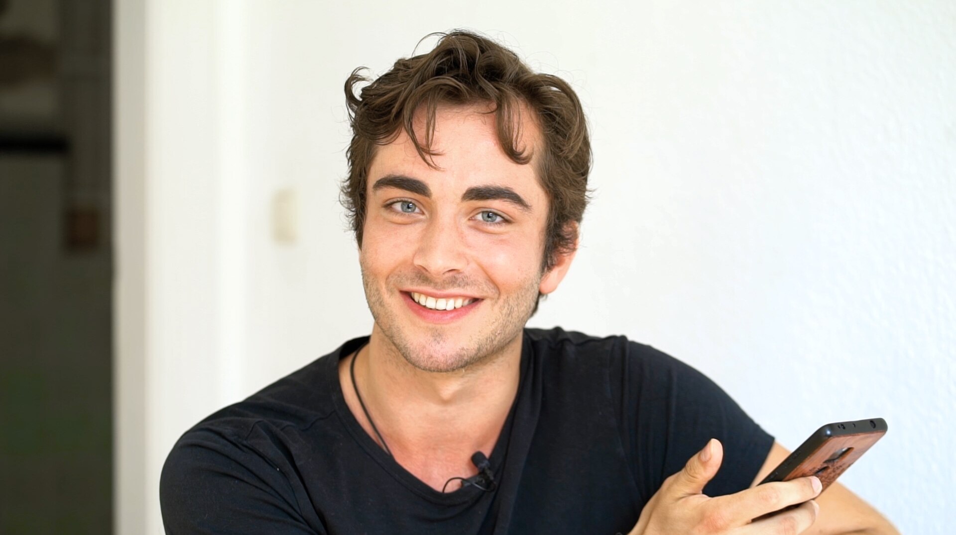 Jonathan Weiske - Star von "F4LKENB3RG" - RTLZWEI