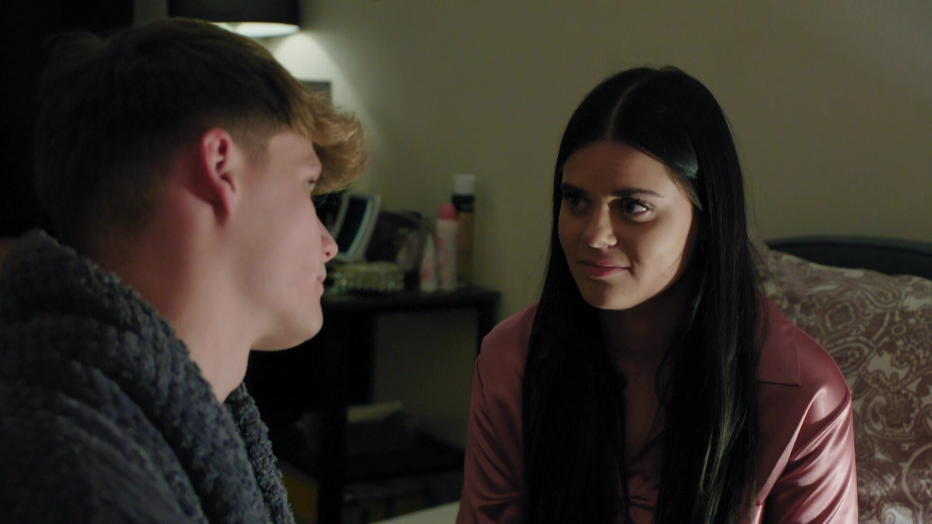 Fängt Hannes etwas mit Mara an? (Video) - Köln 50667 - RTLZWEI