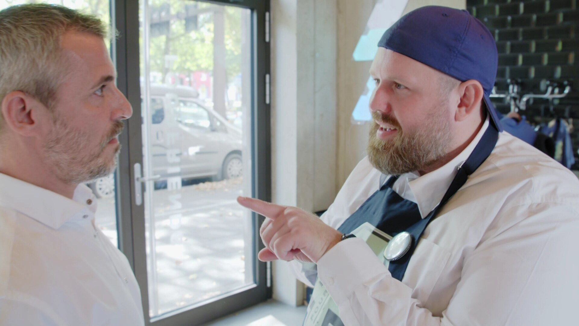 Jan macht Robert dumm an (Video) - Köln 50667 - RTLZWEI