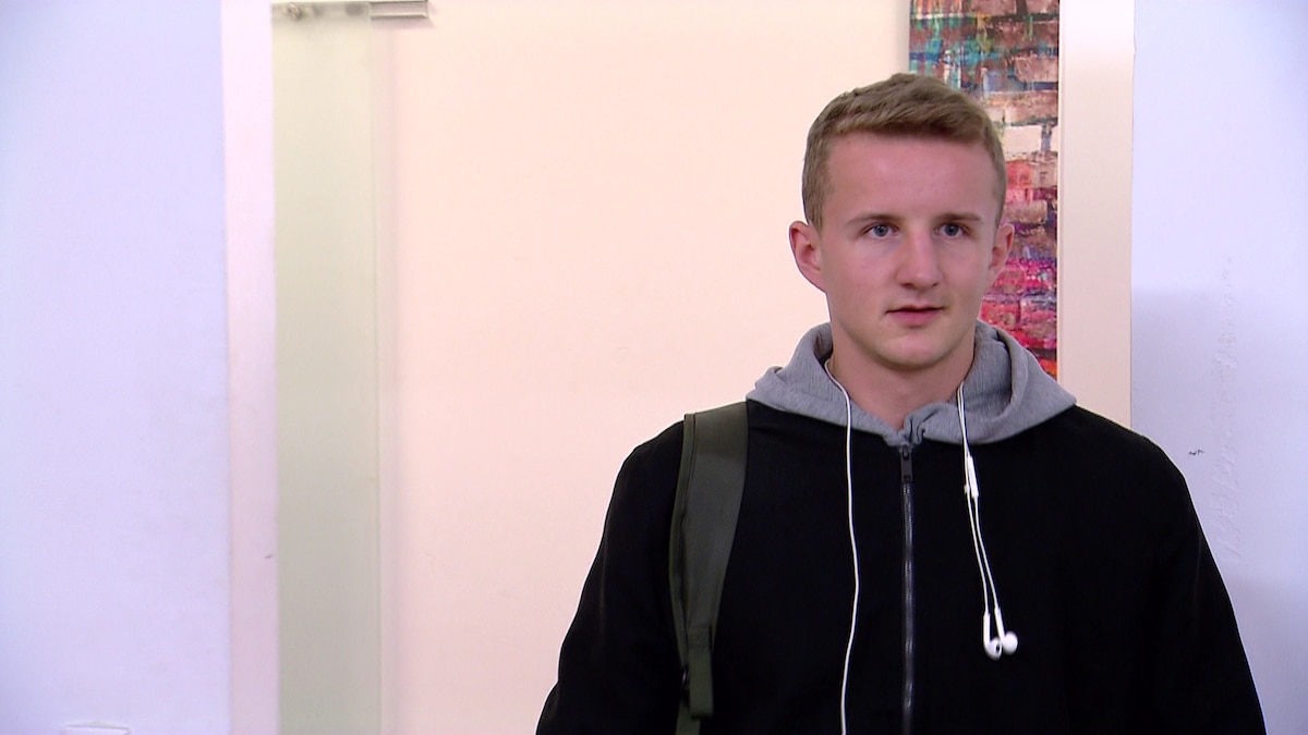 Leonard kämpft weiter um Alexa (Video) - Krass Schule - Die jungen ...