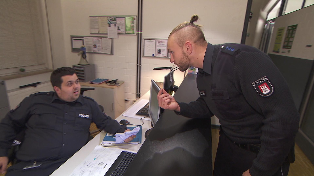 Fummeln verboten (Video) - RTLZWEI