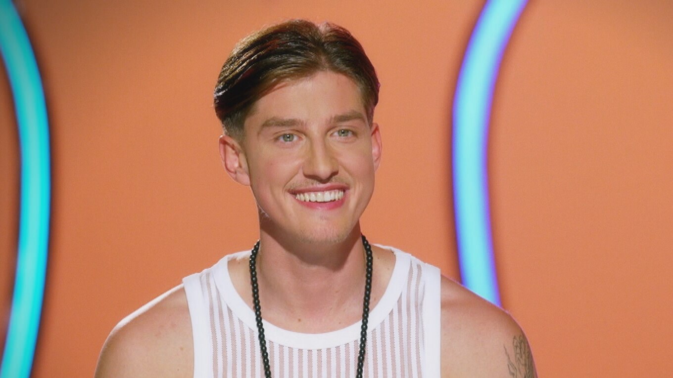 Hannes: Der Rapper mit Promidad (Video) - Love Island - Heiße Flirts ...