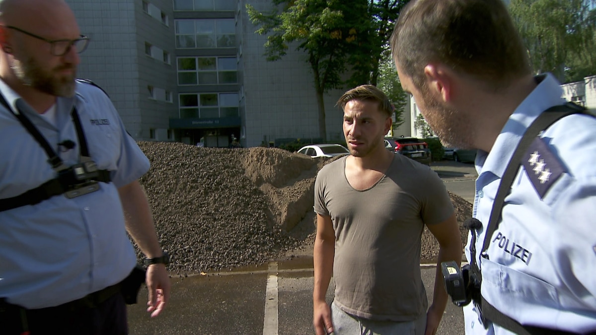 Heißer Hund - SOS - Retter im Einsatz - RTLZWEI