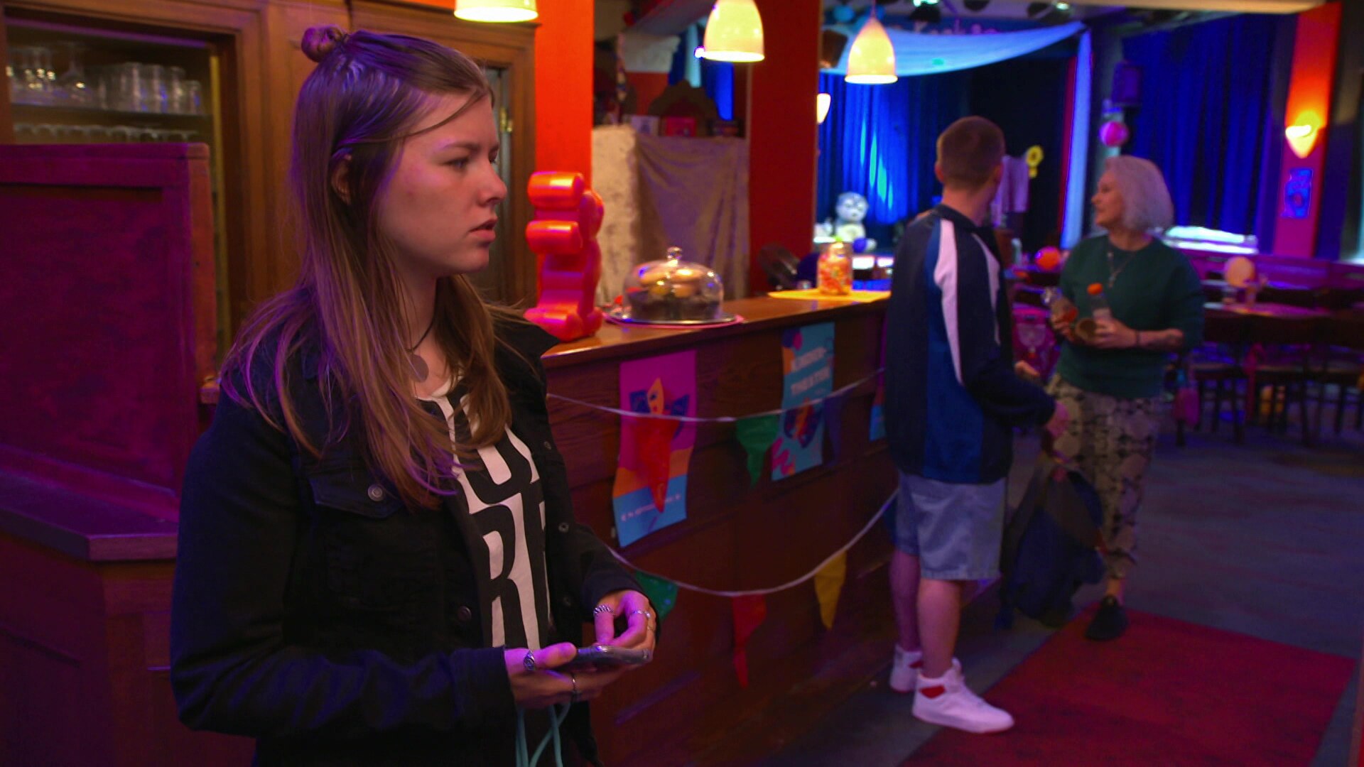 Jonas flirtet fremd (Video) - Berlin - Tag & Nacht - RTLZWEI