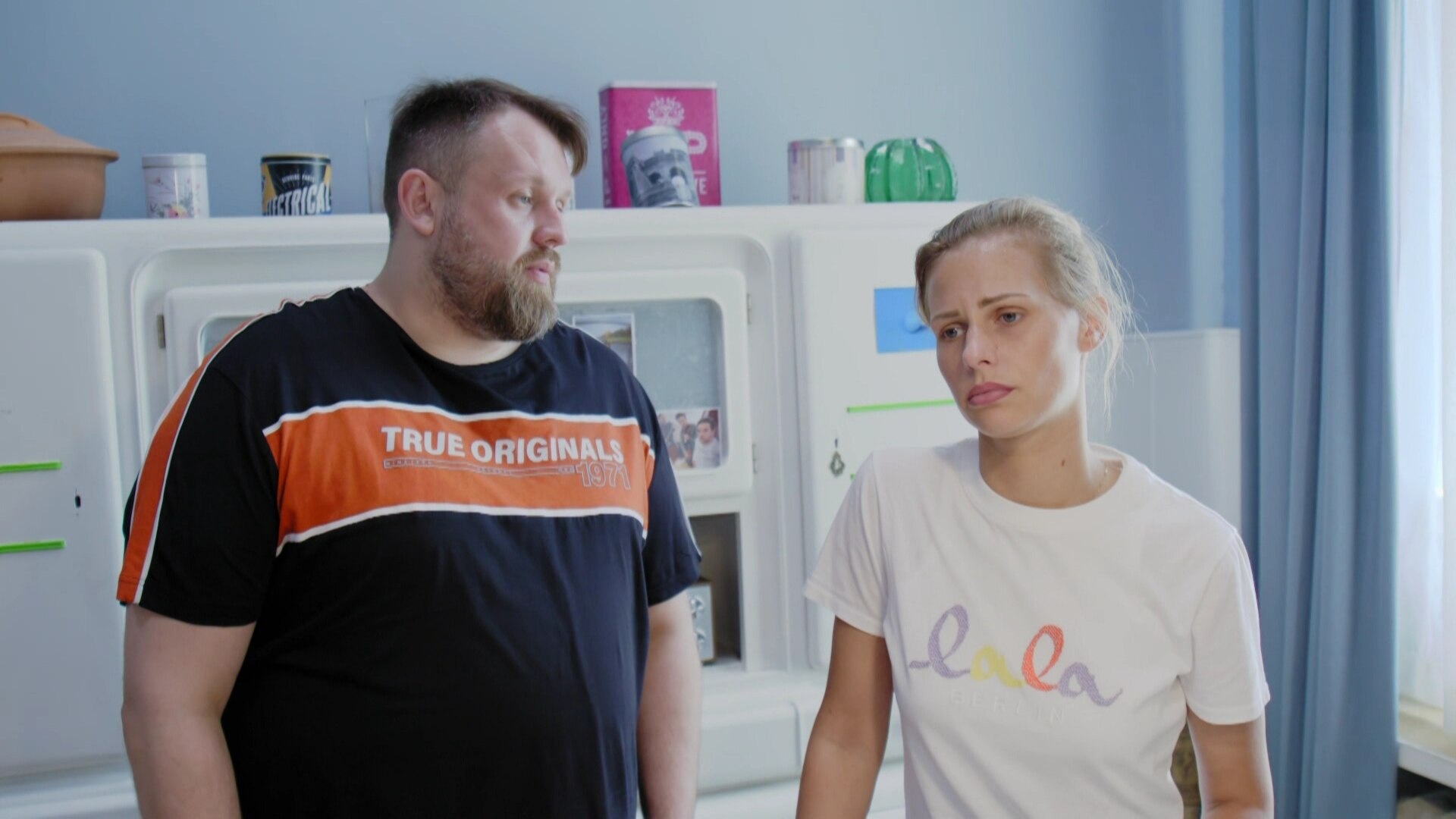 Jule bekommt Besuch von ihrer früheren besten Freundin (Video) - Köln ...