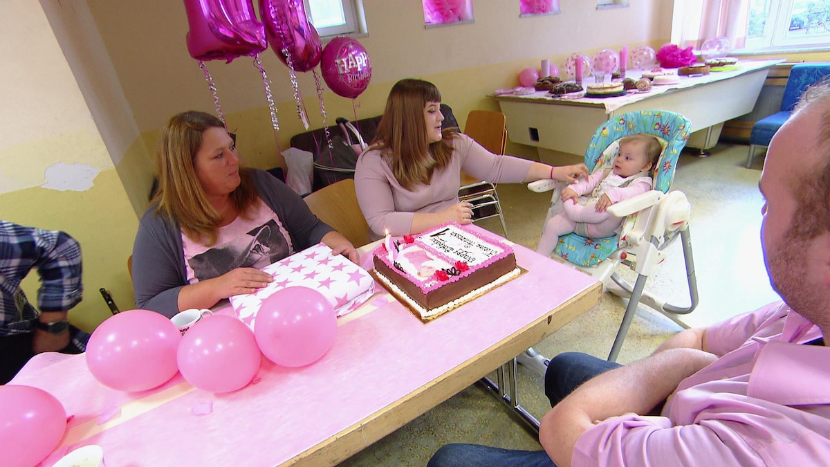 Ein Traum In Rosa Video Teenie Mütter Wenn Kinder Kinder Kriegen