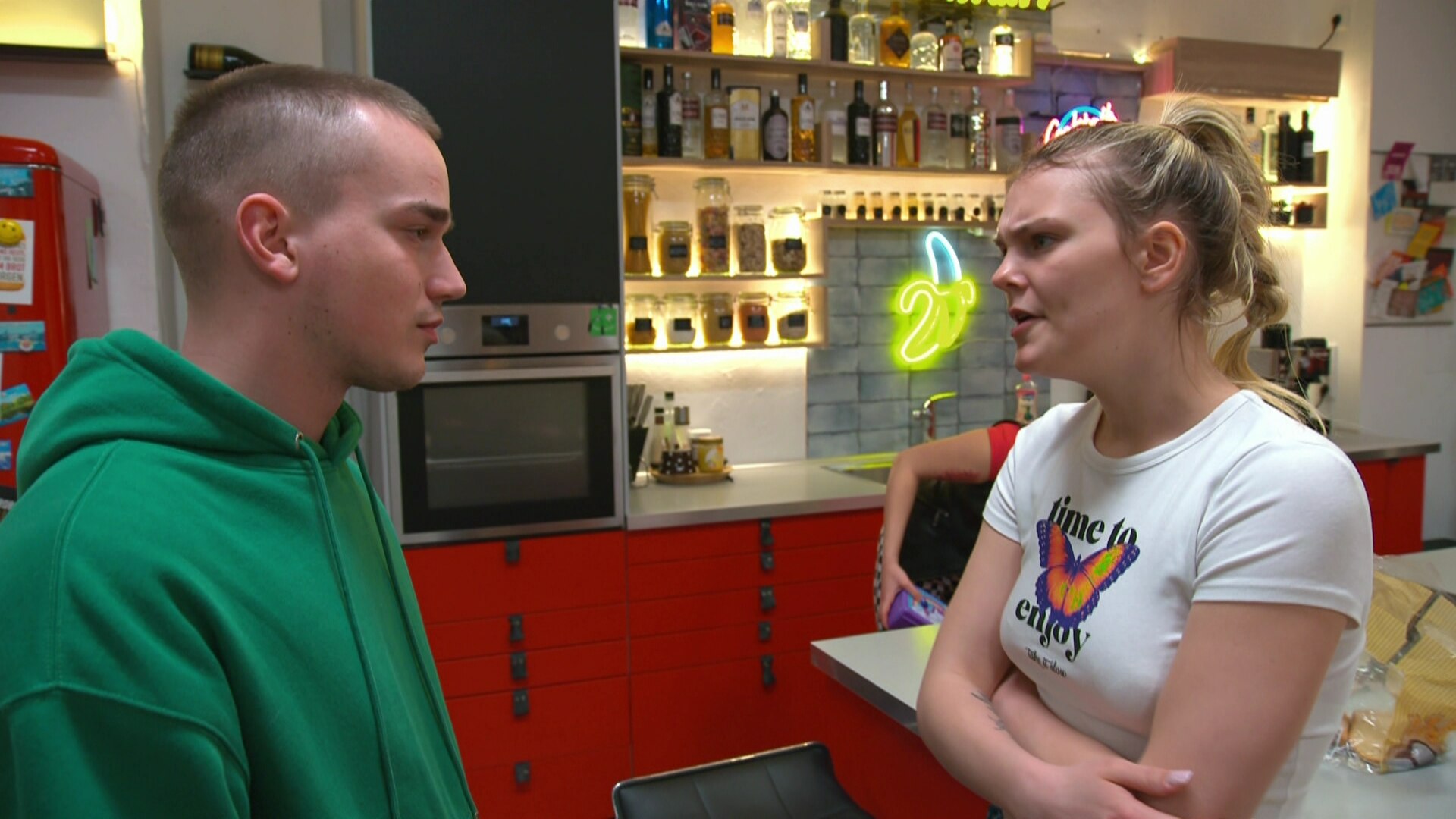 Jonas hat kein Bock auf Lynns Kind! (Video) - Berlin - Tag & Nacht - RTLZWEI