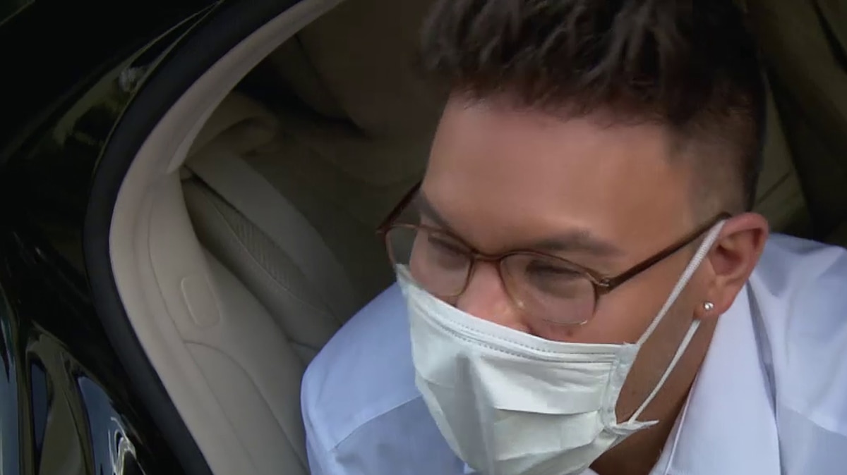 Kay One überrascht Kathi in der Praxis (Video) - RTLZWEI