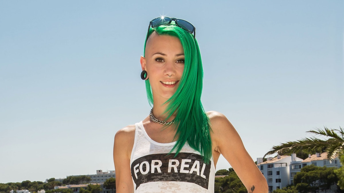 Emely ist ganz anders (Video) - RTLZWEI