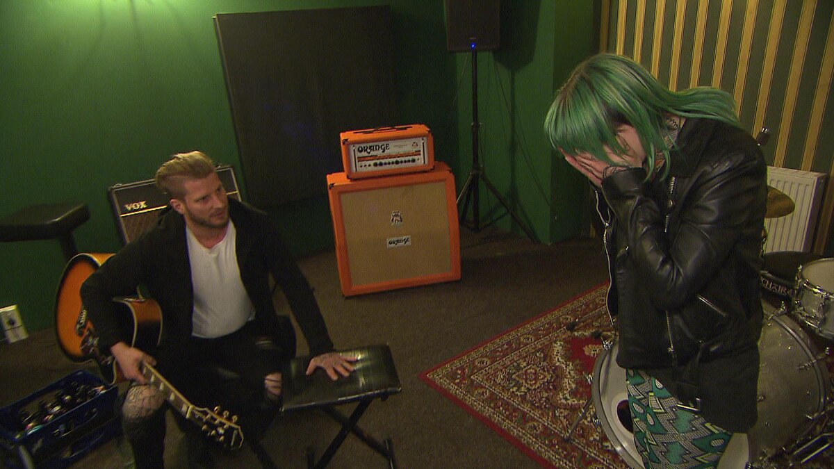 Dumm gelaufen Brian (Video) - Berlin - Tag & Nacht - RTLZWEI