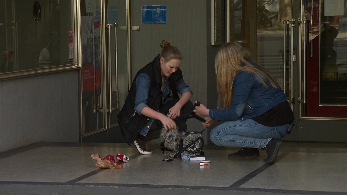 Chronisch pleite (Video) - Hilf mir! Jung, pleite, verzweifelt... - RTLZWEI