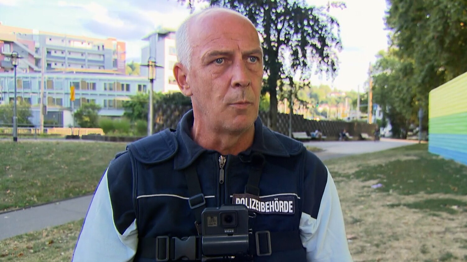 Streifendienst mit Mario Basler! (Video) - Prominent und nützlich - RTLZWEI