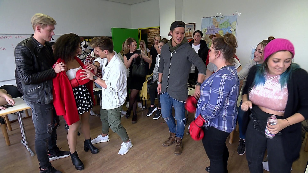 Fairer Kampf? (Video) - Krass Schule - Die jungen Lehrer - RTLZWEI