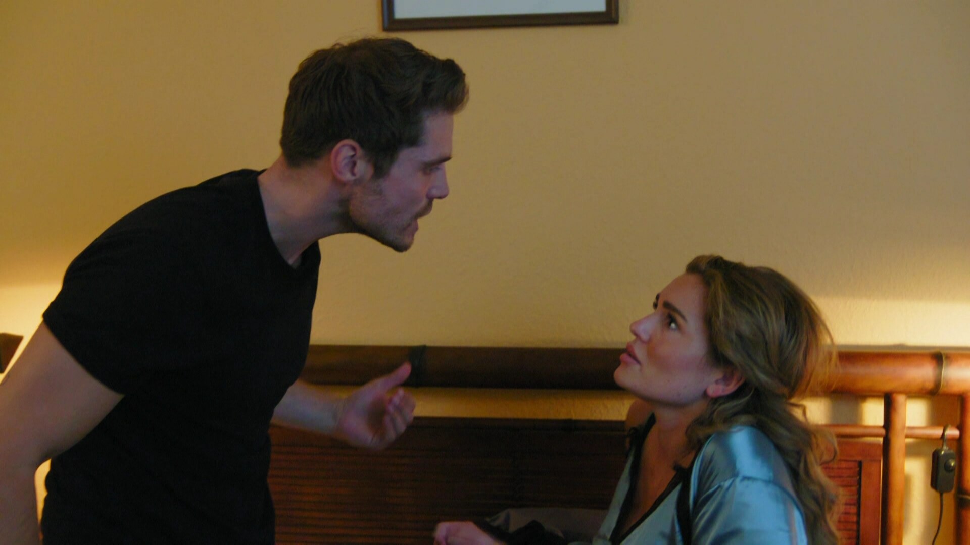 Kaspar rastet aus, weil Leonie ihn zurückweist ? (Video) - Köln 50667 - RTLZWEI