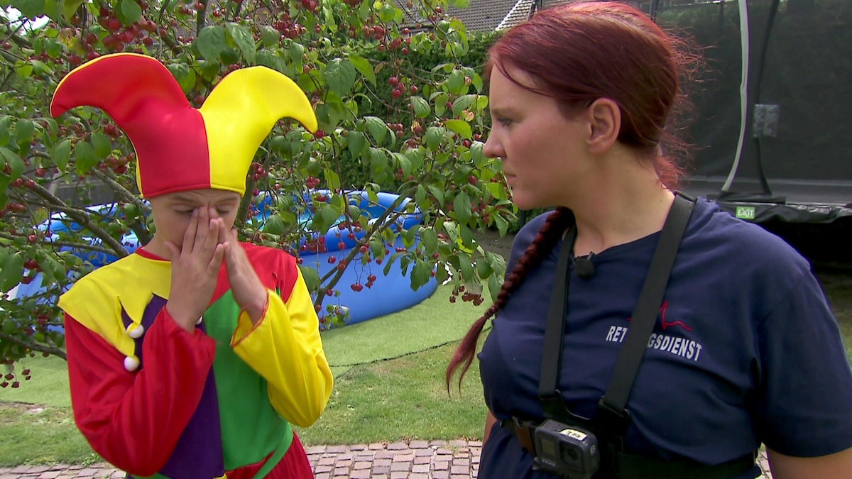 Voll verkleidet - SOS - Retter im Einsatz - RTLZWEI