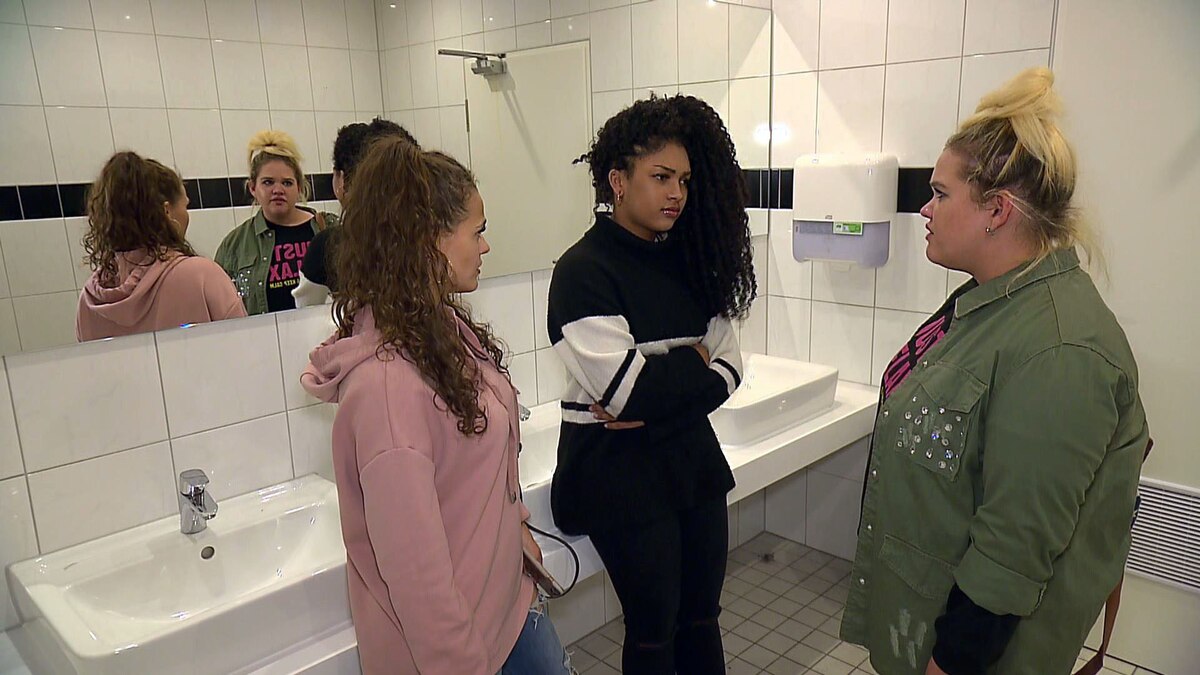 Verliert Maria das Baby? (Video) - Krass Schule - Die jungen Lehrer ...