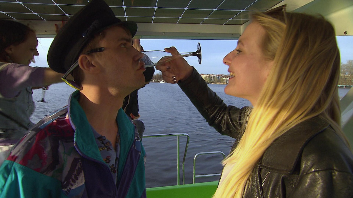 Kotzattake auf der Bootsparty (Video) - Berlin - Tag & Nacht - RTLZWEI