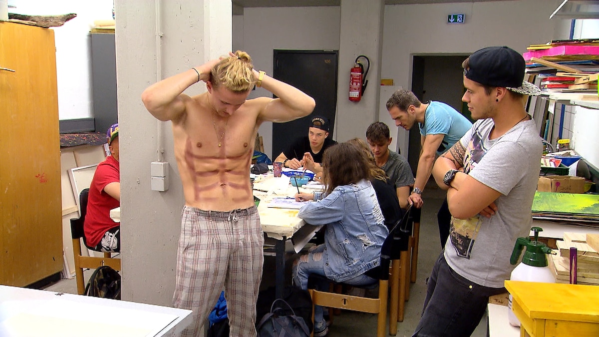 Six-Pack Challenge - Krass Schule - Die jungen Lehrer - RTLZWEI