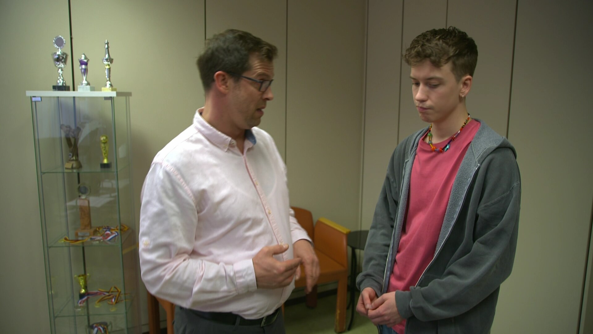 Jonas kommt zurück in die Schule?! (Video) - Berlin - Tag & Nacht - RTLZWEI