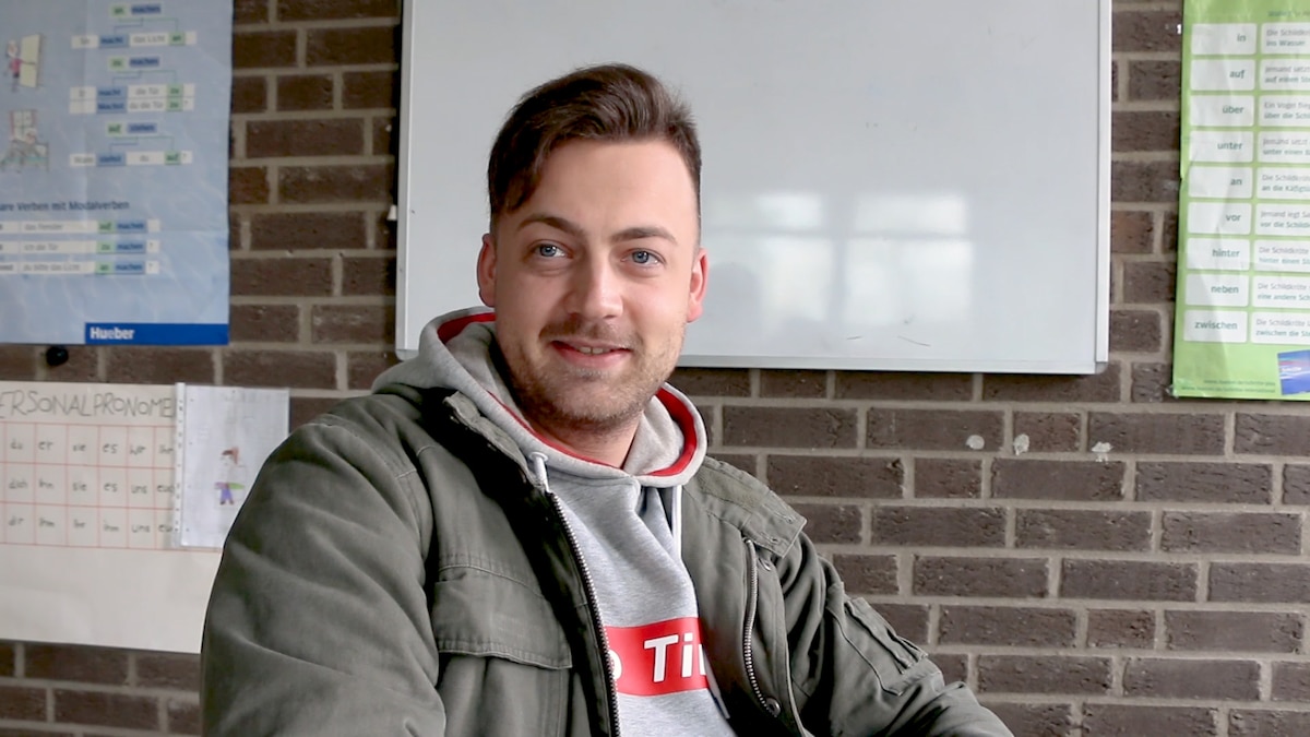 Thomas Adamek a.k.a. Lehrer Dietrich im Interview (Video) - Krass ...