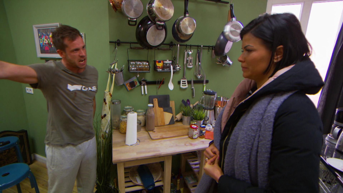 Mandy versucht bei Basti unterzukommen (Video) - Berlin - Tag & Nacht ...