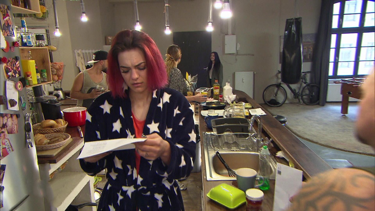 Ups: Inkasso für Jessi (Video) - Berlin - Tag & Nacht - RTLZWEI