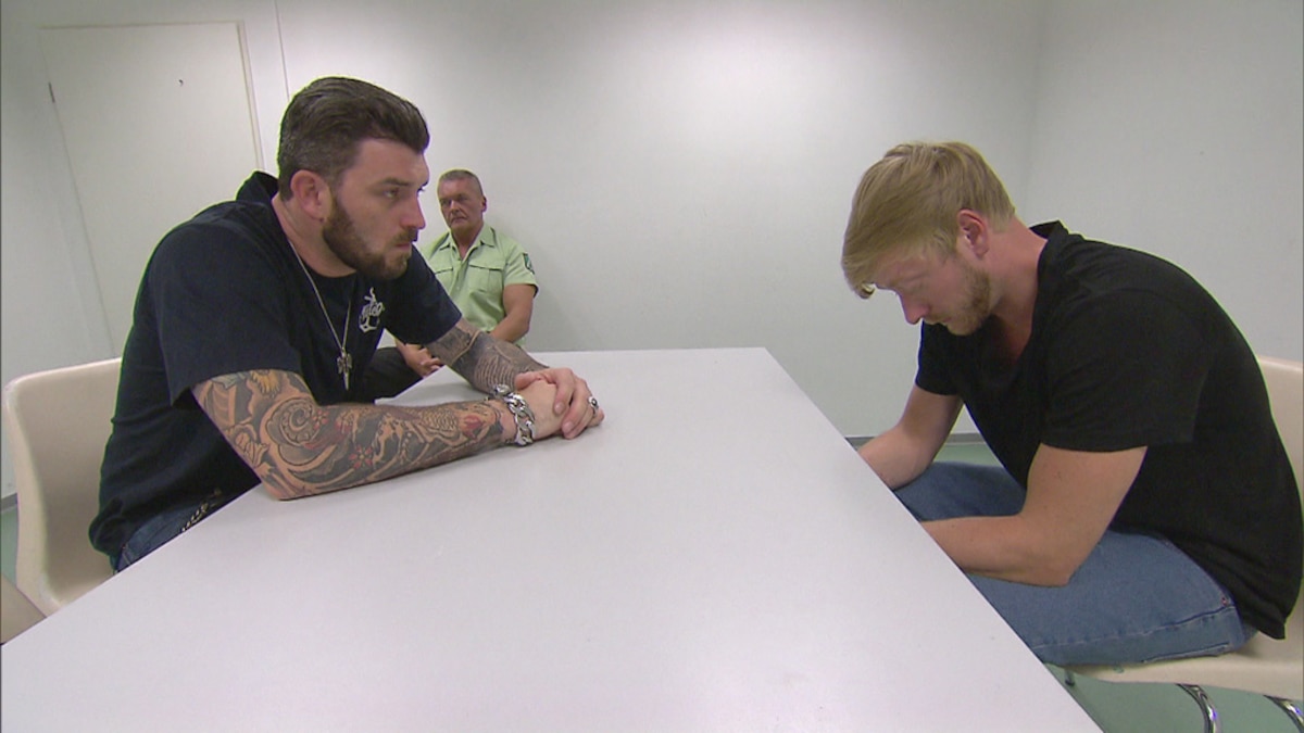 Alex bringt Max zum Reden (Video) - Köln 50667 - RTLZWEI