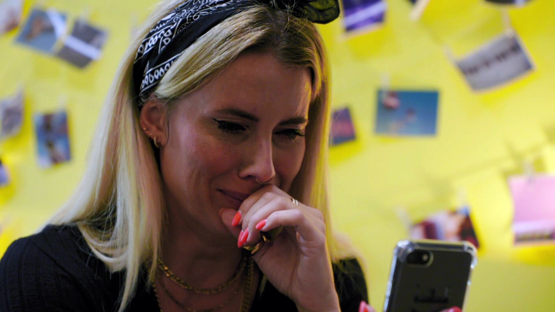 Meike erzählt Freund Joe aus Berlin die Wahrheit über ihr Geheimnis ...