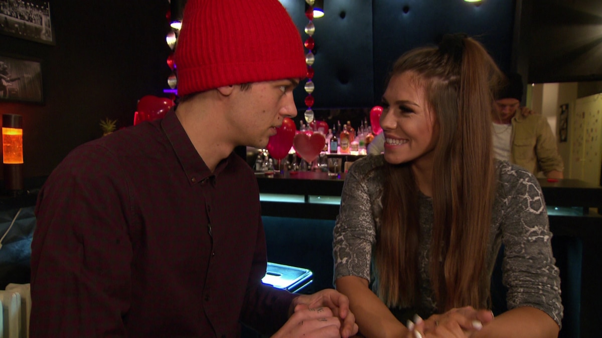 Kim beichtet Nik ihren Sex mit einem Älteren (Video) - Berlin - Tag ...