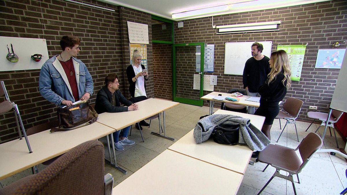 Wo Ist Jenny Video Krass Schule Die Jungen Lehrer Rtlzwei