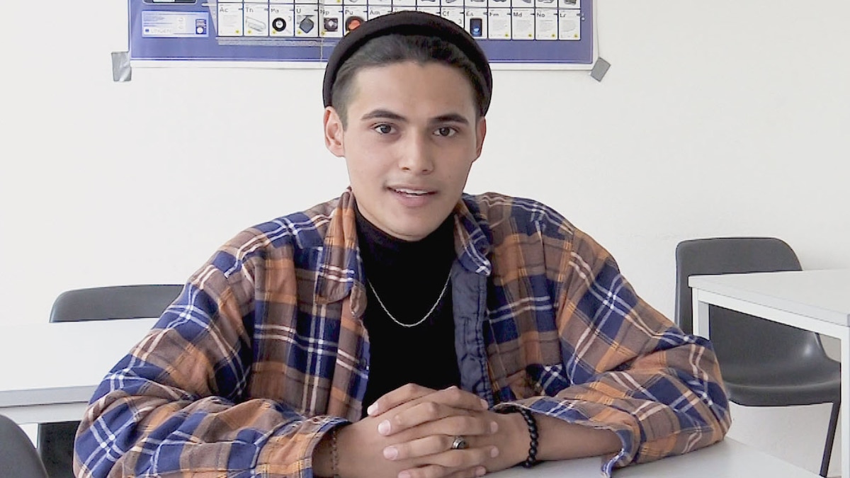 Aaron Rufer a.k.a. Schüler Rocco (Video) - Krass Schule - Die jungen ...