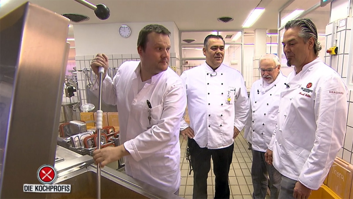 Besuch in der Großküche (Video) - Die Kochprofis - Einsatz am Herd ...