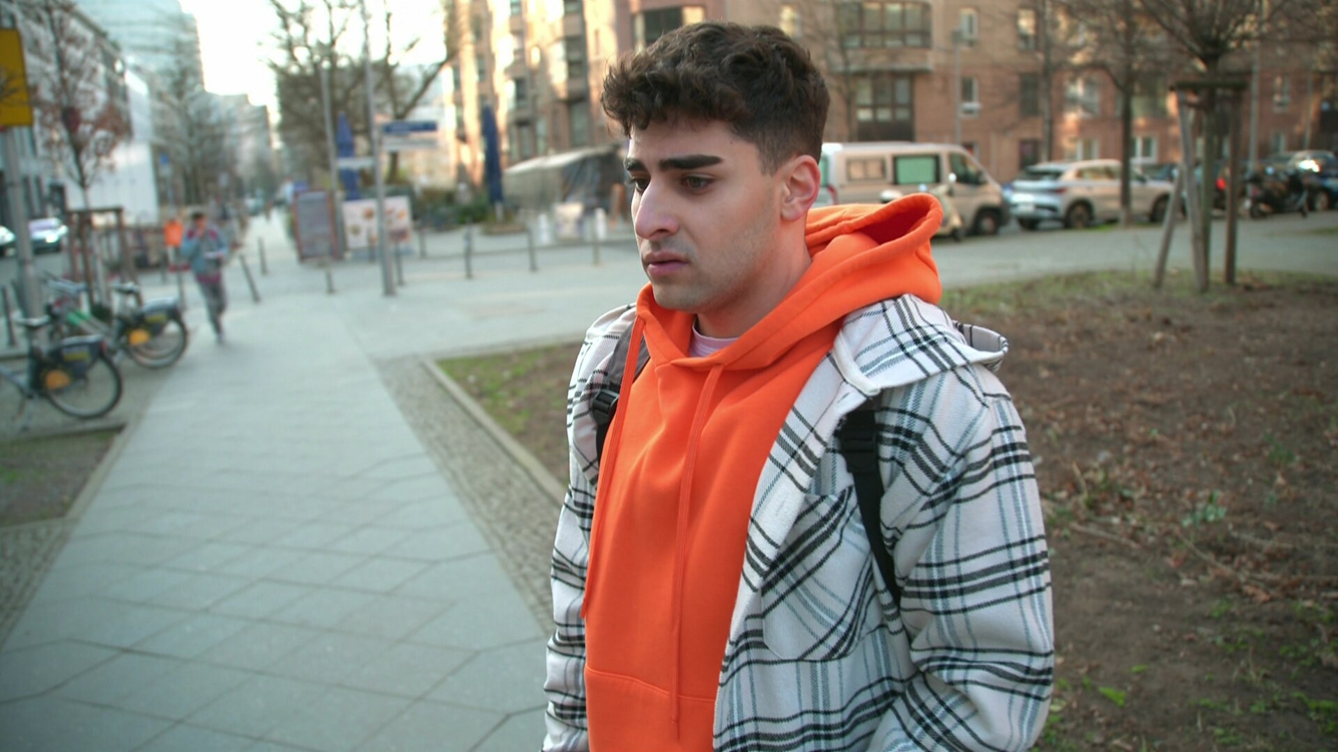 Hat Karim Mitleid mit Nuri? (Video) - Berlin - Tag & Nacht - RTLZWEI