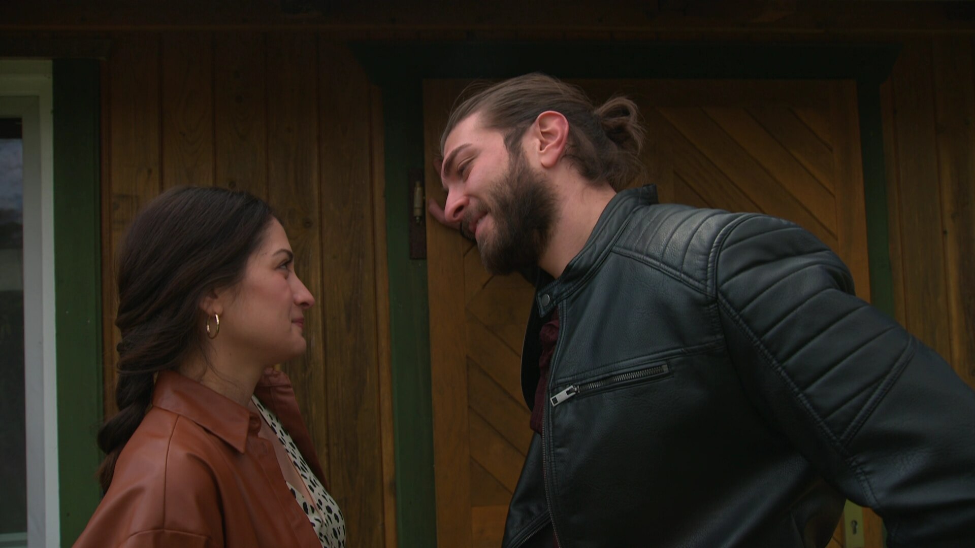 Samis Date läuft besser als erwartet (Video) - Berlin - Tag & Nacht ...