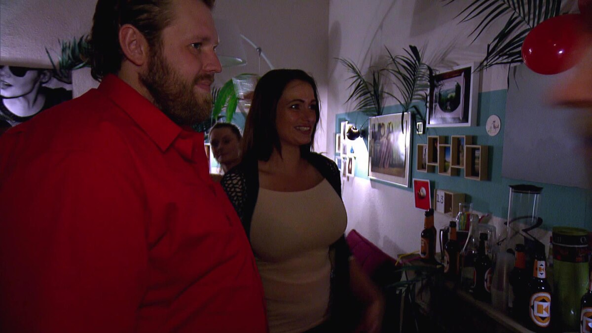 Zieht Holly mit Jan in die WG ein? (Video) - Köln 50667 - RTLZWEI
