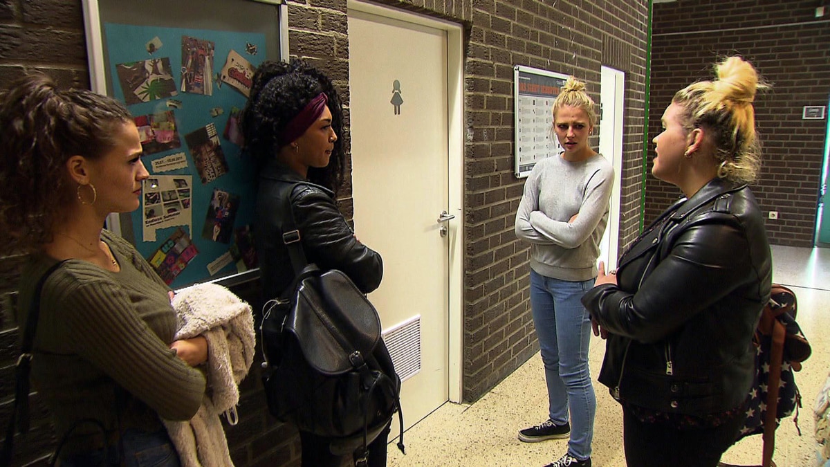 Bitchfight: Shayenne und Maria (Video) - Krass Schule - Die jungen ...