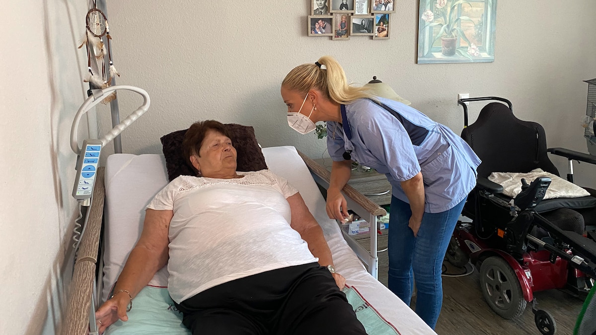 Kader Loth, Janine Kunze, Axel Schulz - Prominent und Pflegekraft - RTLZWEI