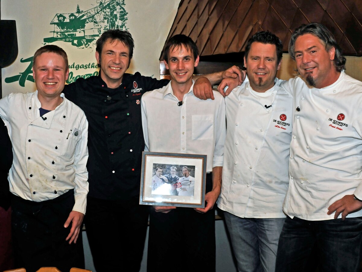 Forellenhof in Breitenbrunn - Die Kochprofis - Einsatz am Herd - RTLZWEI