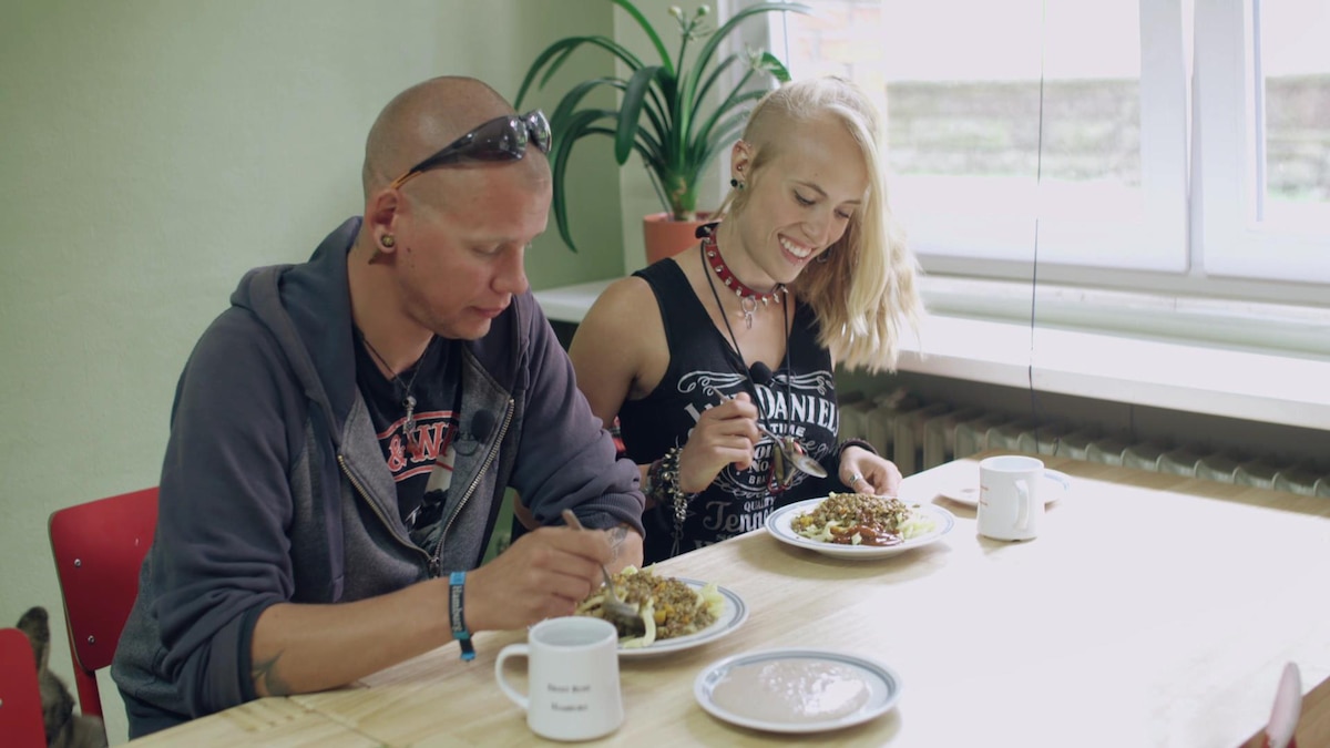 Punk-Style: Leben auf den Kosten anderer (Video) - Reeperbahn privat ...