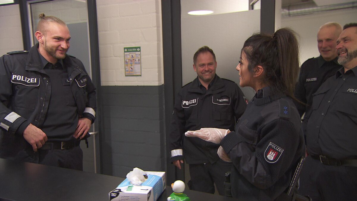 Taffe Kollegin (Video) - RTLZWEI