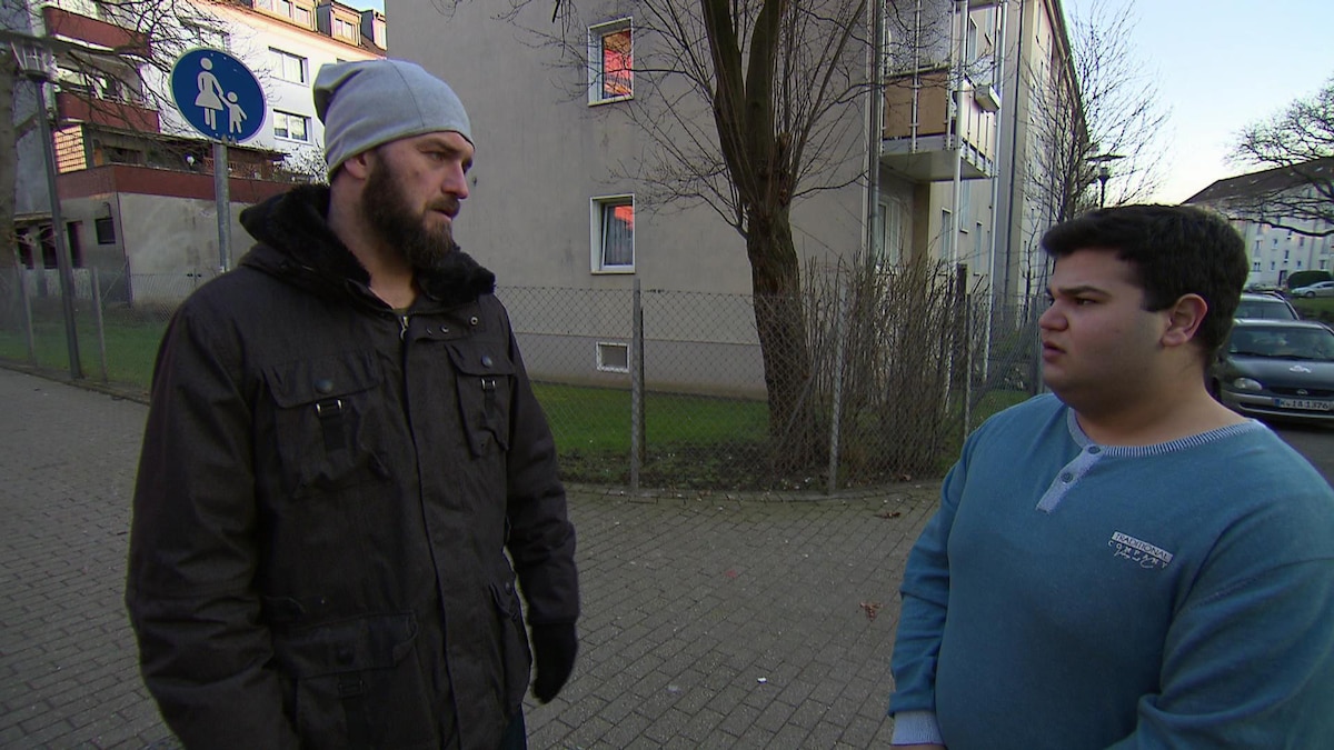 Alex rettet Dastin (Video) - Köln 50667 - RTLZWEI
