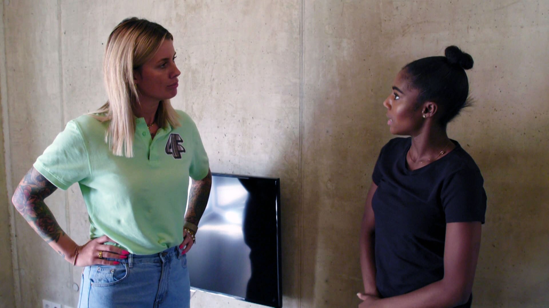 Meike wirft Tess aus dem Hostel ? (Video) - Köln 50667 - RTLZWEI