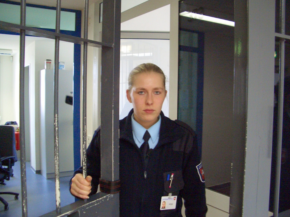 Lebenslänglich bis zur Rente - Wenn Menschen im Knast ihr Geld ...