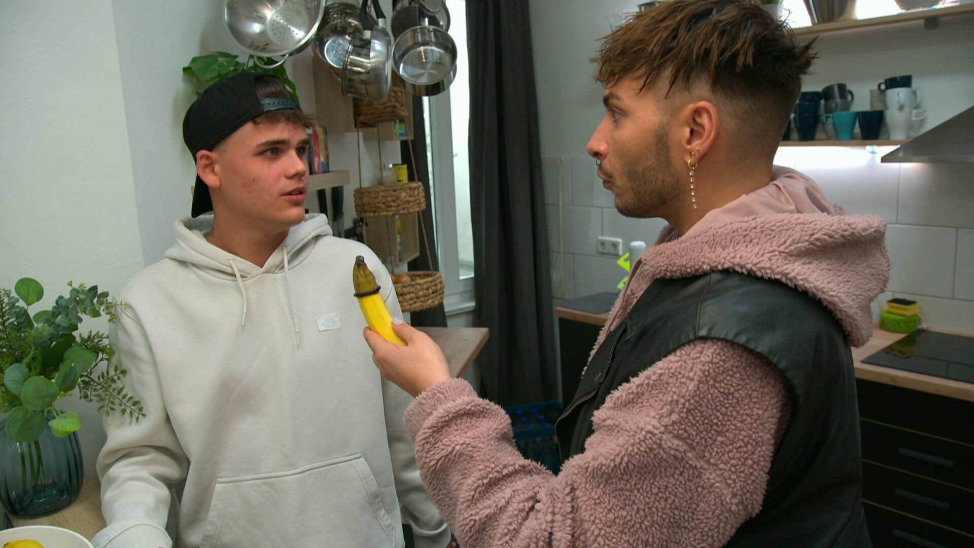 Das Verhütungsgespräch mit Rick (Video) - Berlin - Tag & Nacht - RTLZWEI